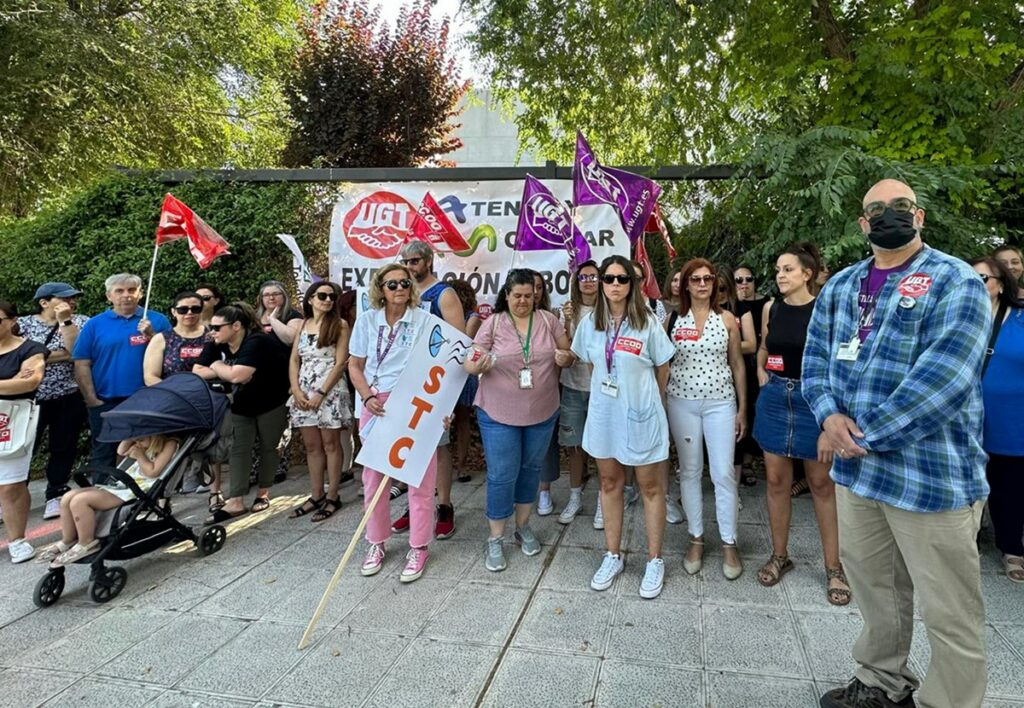 El 100% de la plantilla de Atento en Toledo secunda la huelga de 24 ...